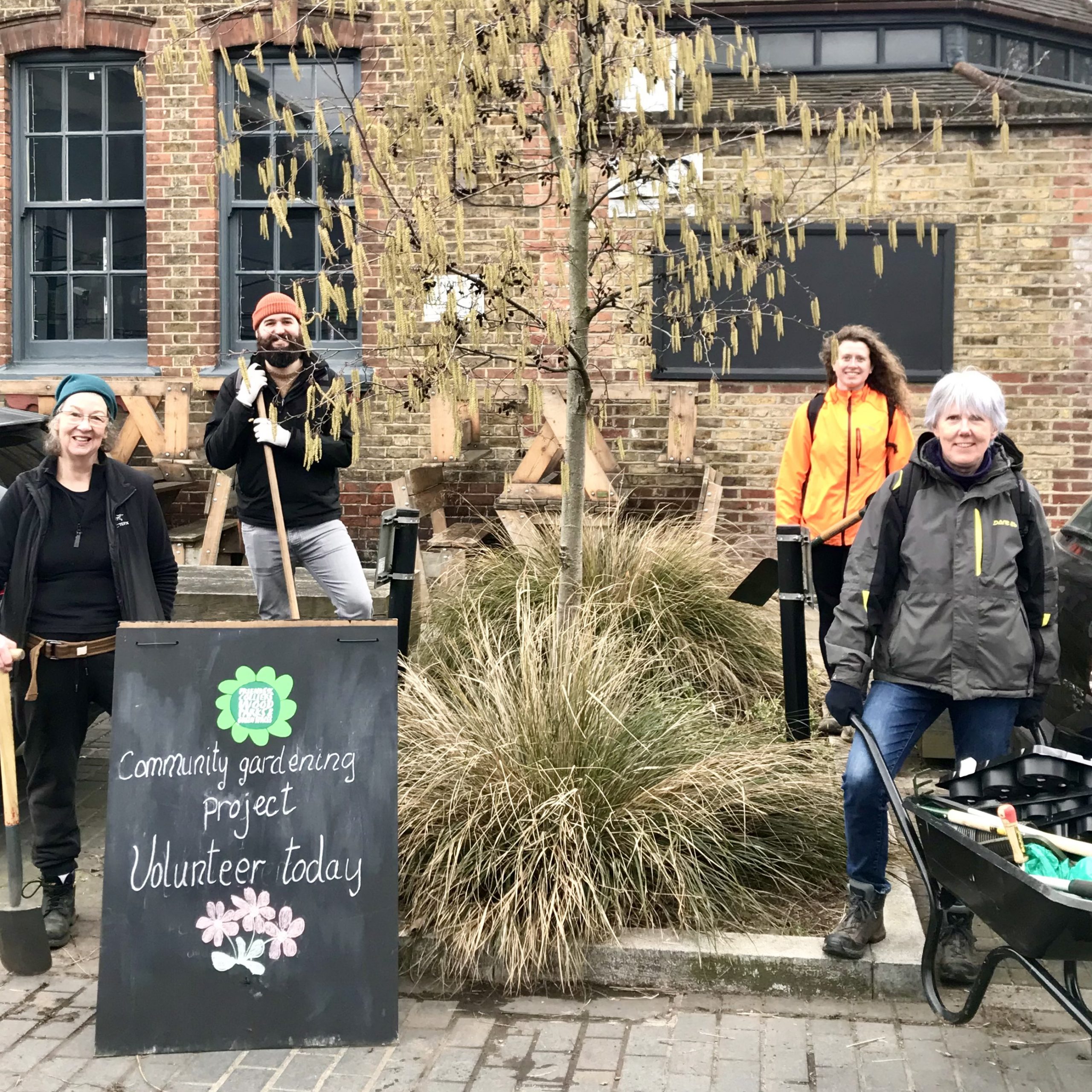Volunteer with Parks & Green Spaces Group community group - Colliers ...